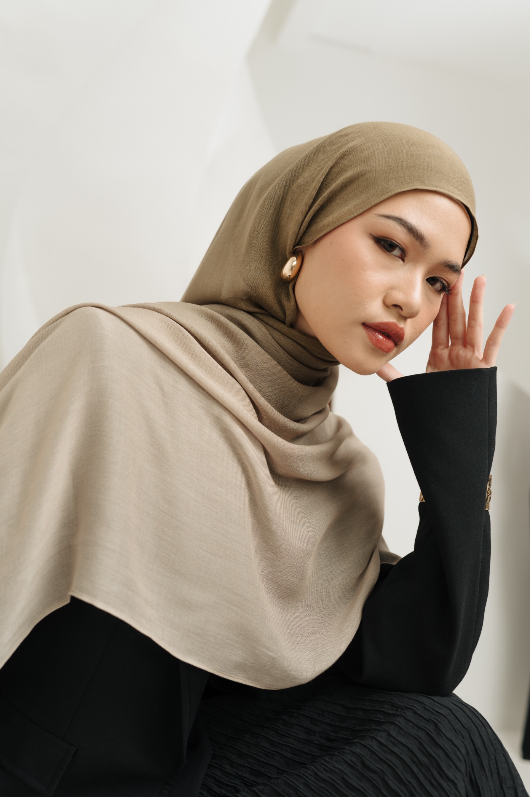 LEU - Discover our premium viscose and delicate rayon hijab - Omna ...