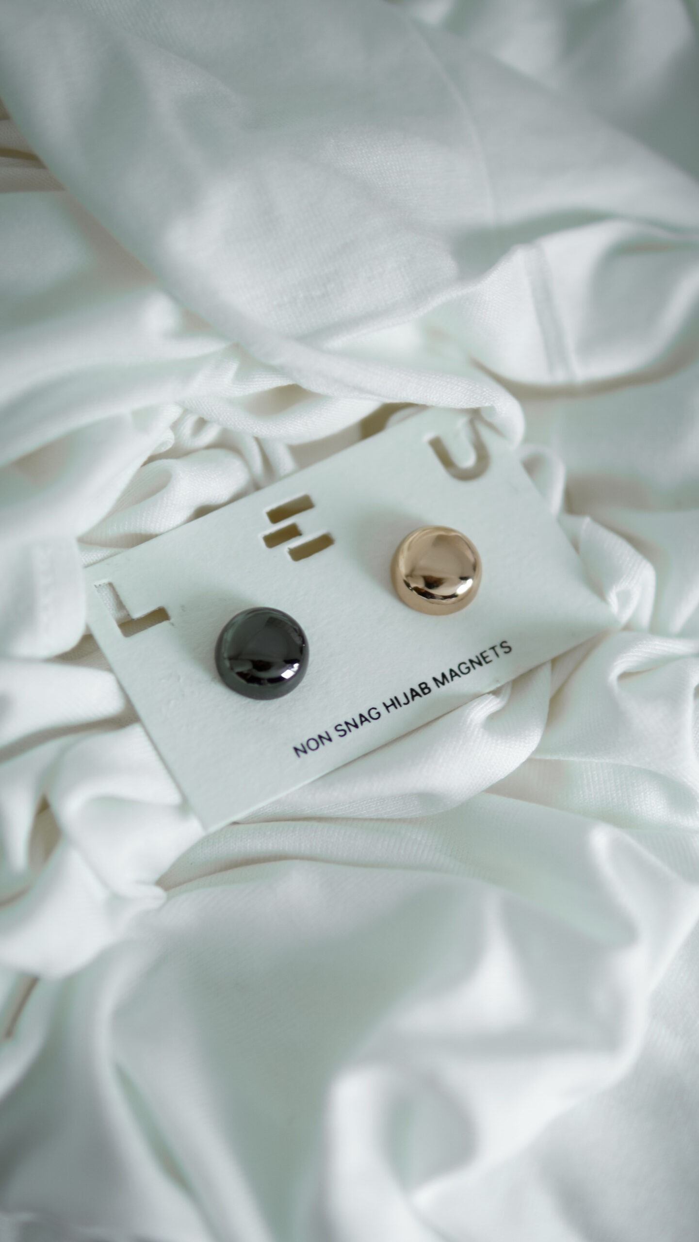 LEU - Discover our premium viscose and delicate rayon hijab - Magnet Pins