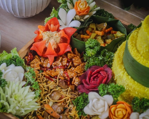 Tampah Semeru Nasi Kuning - sonokembang catering semarang yogyakarta