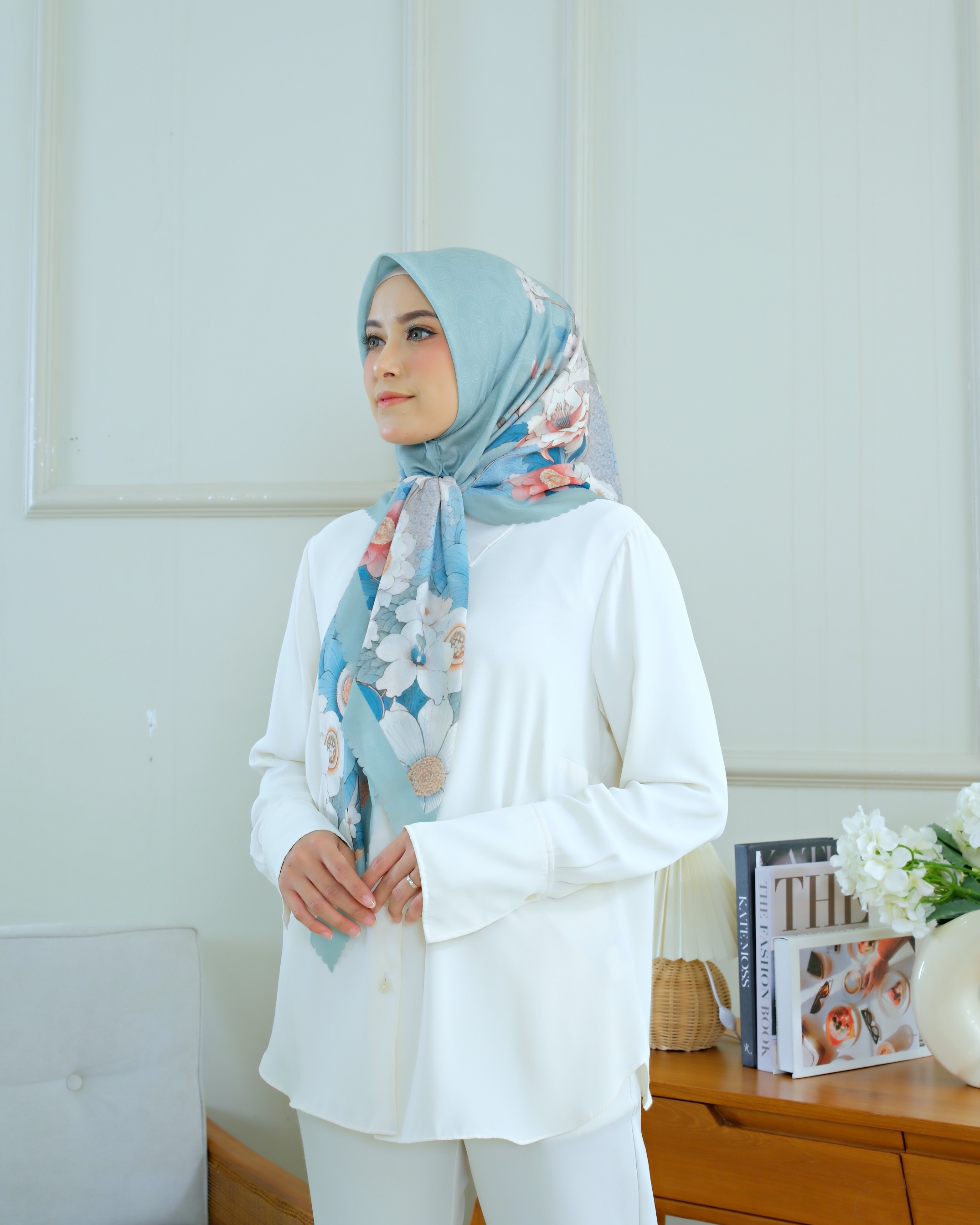 Mevrouw Hijab - Square Hijab AZALEA 110x110 in Goddess