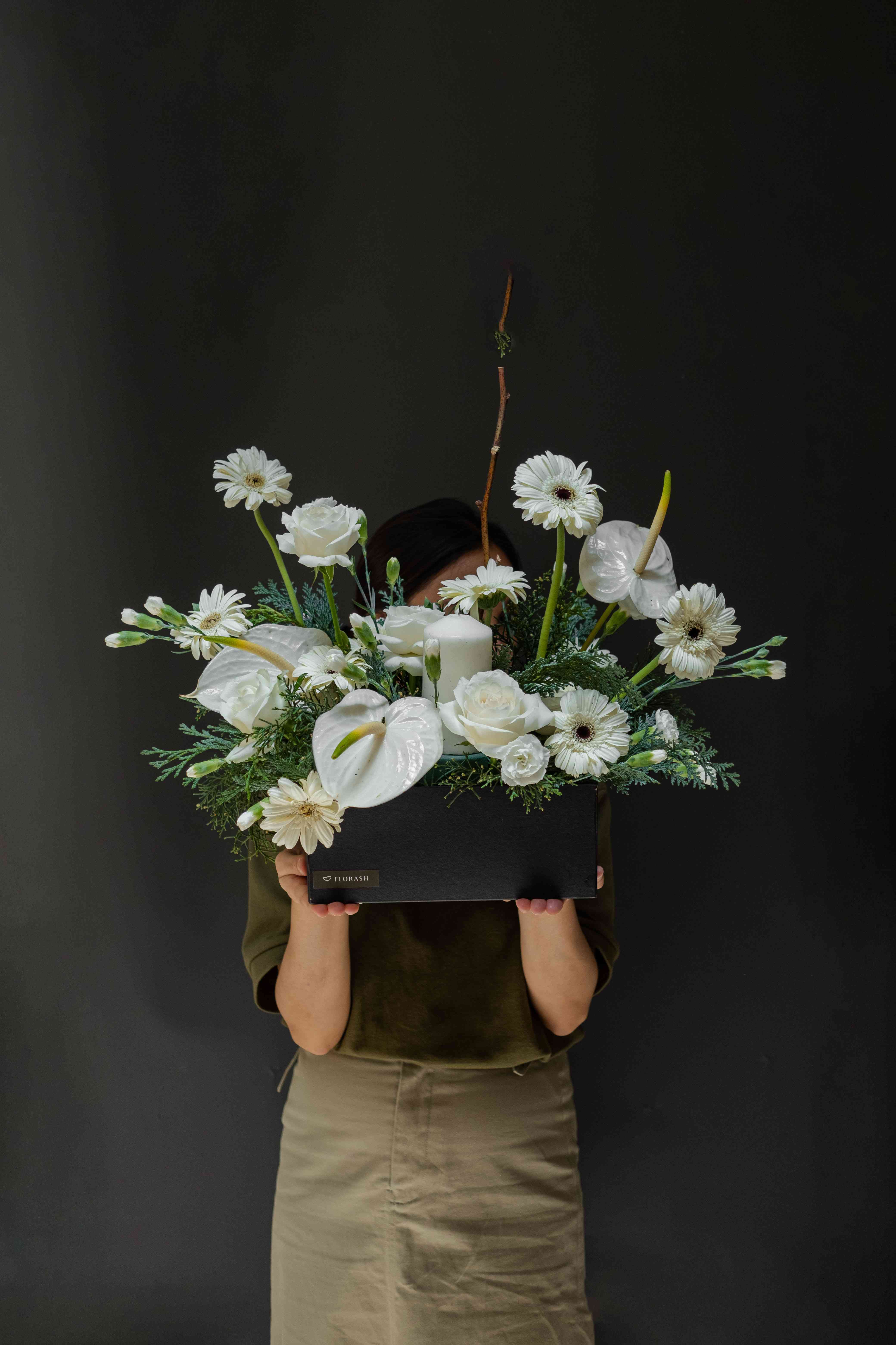 Florash - Florist Bandung - Same Day Delivery - Cedar Box Small