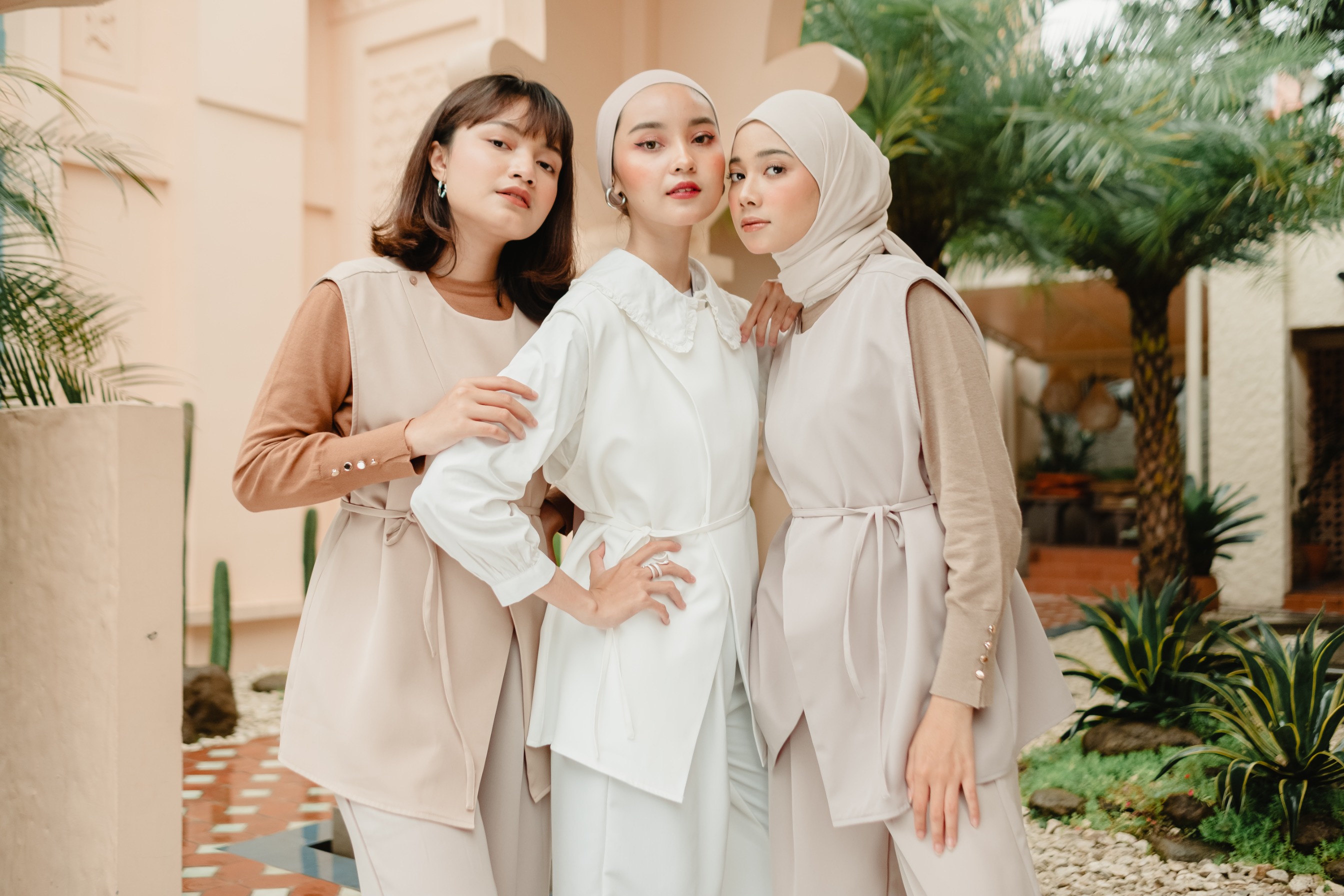 House of Shopaholic - LIRA OUTER