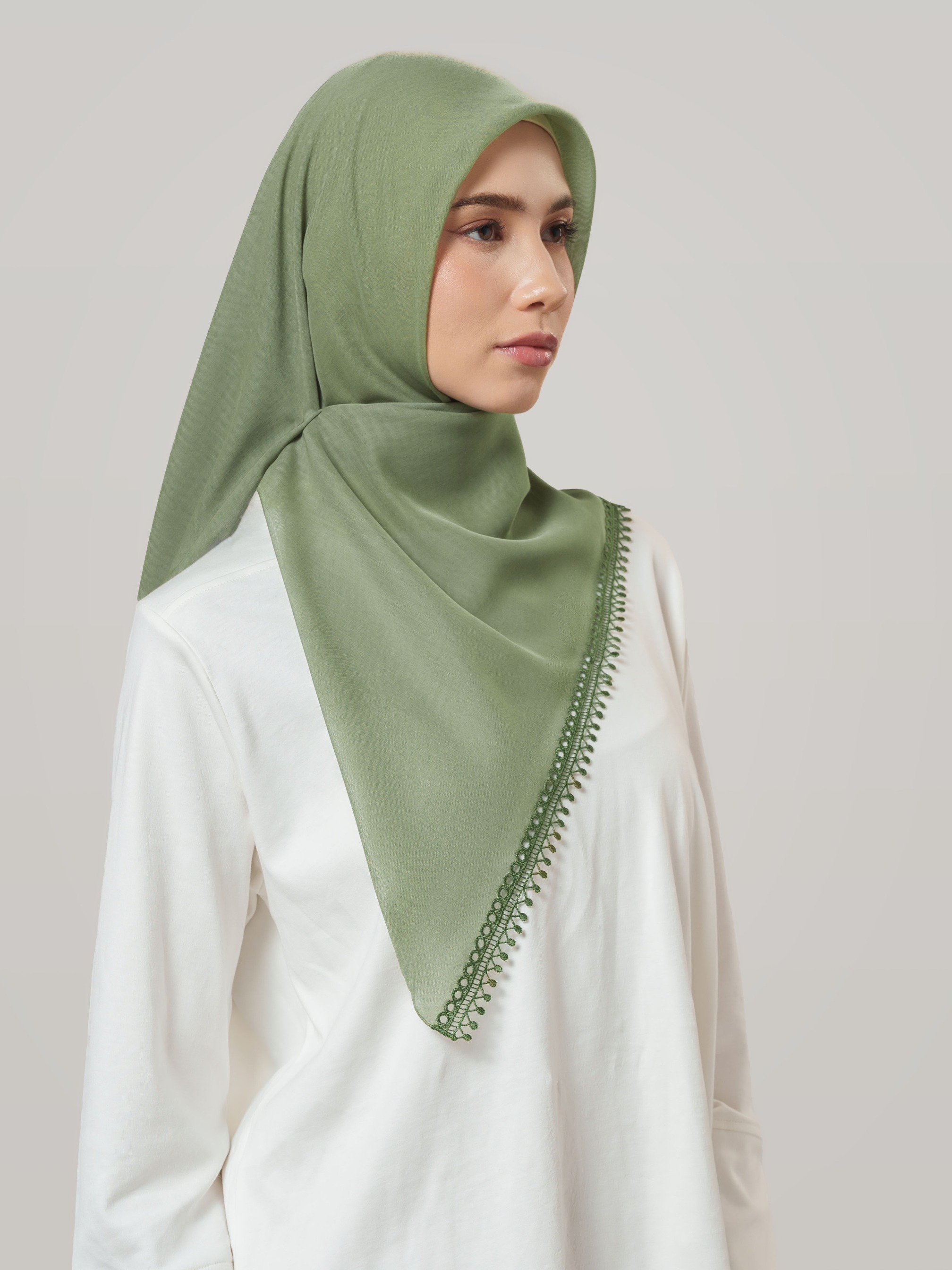 napocut - napocut Hijab - Nada Embroidery Crystal ( Jilbab Bordir Segiempat 115x115 )