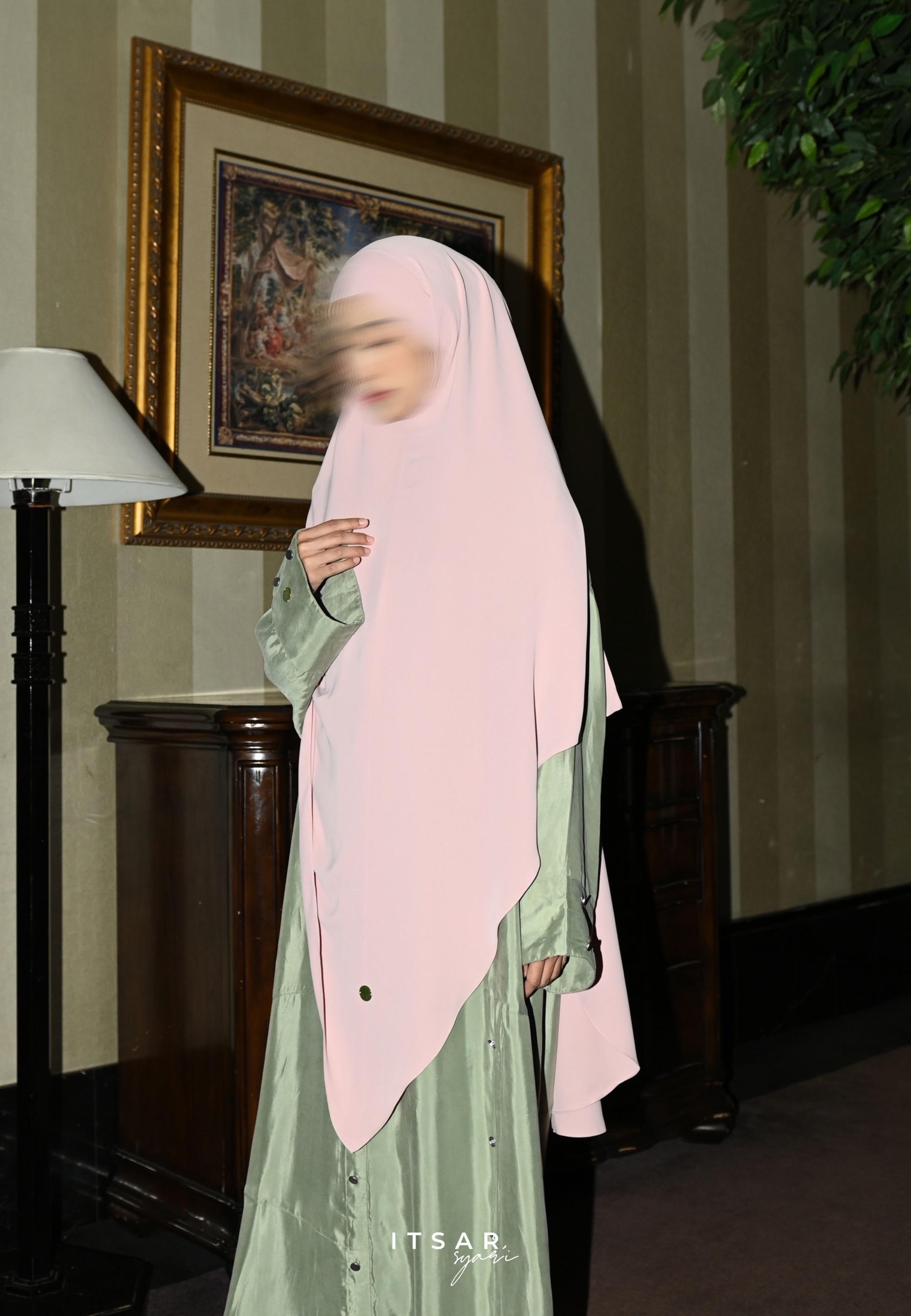 Itsar Syar'i | Given Beauty, Wrapped in Taqwa. - Kufah Luxe Slit Khimar