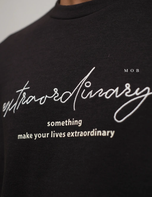 MOB - IBSST01002B Extraordinary Cursive Letters SS Tee Ash Black