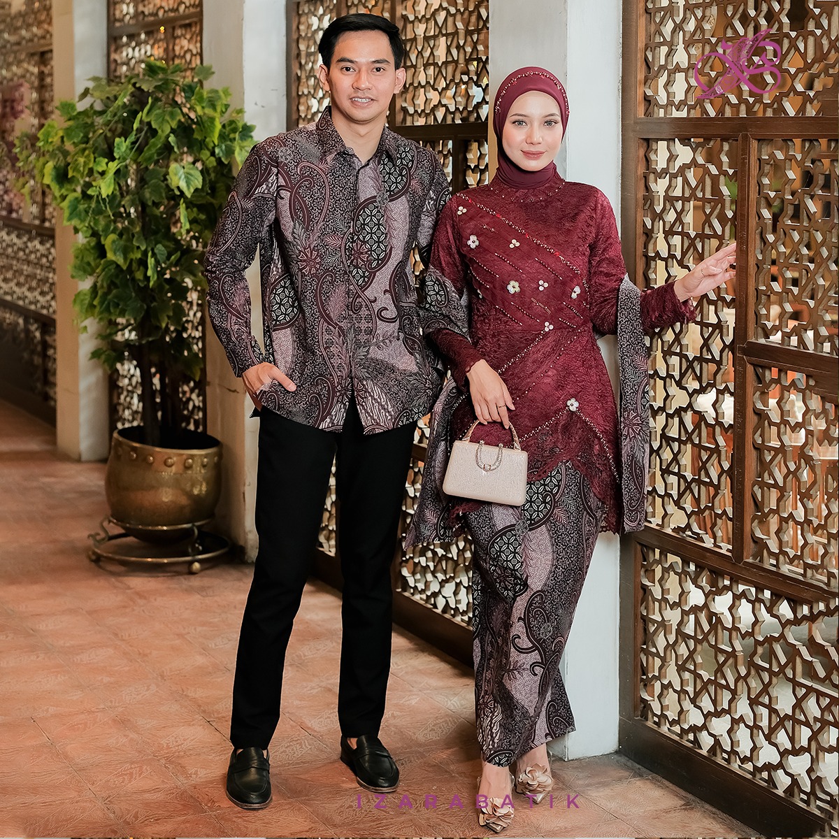 Izarabatik | Gaun Kebaya Batik Custom Modern - Kebaya Ivana Maroon