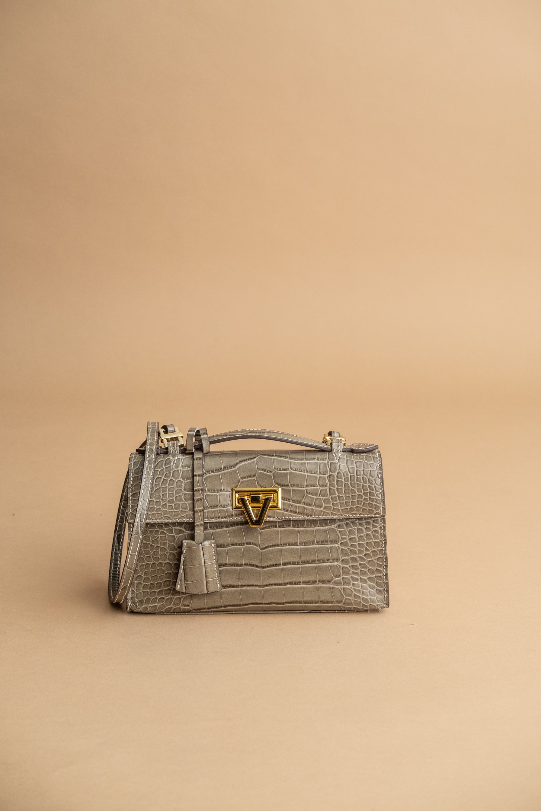 Vone World Website Officials | by Vone - READY STOCK Heart Bag Charcoal ...