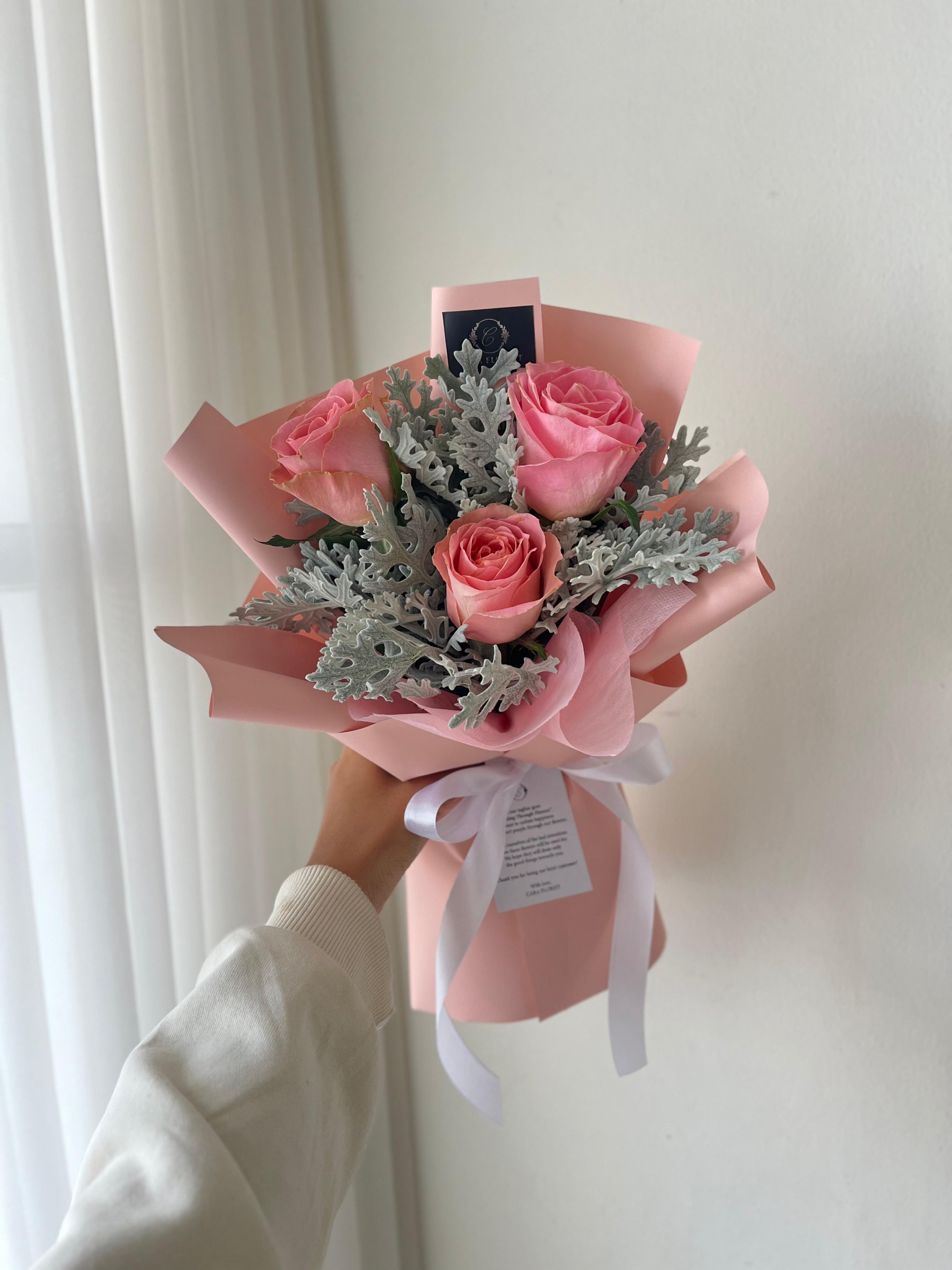 Cara Florist Official Website - Small Rose Bouquet